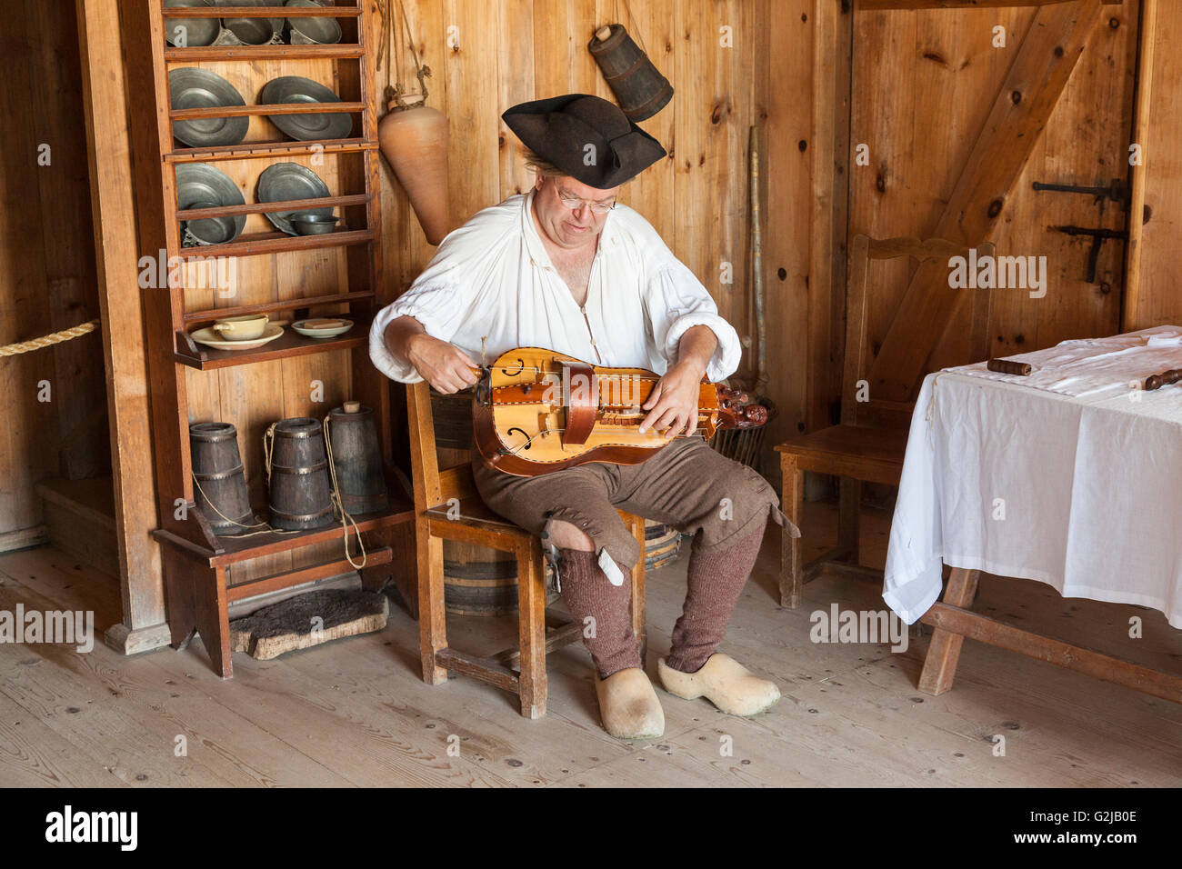 Gurdy hi-res stock photography and images - Alamy