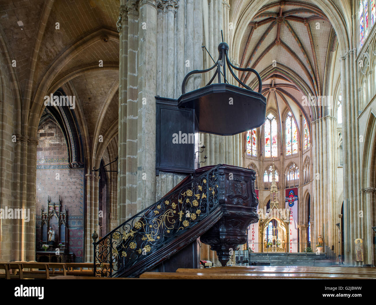 Apse and pulpit in nave of Cathedral of Sainte-Marie de Bayonne ...