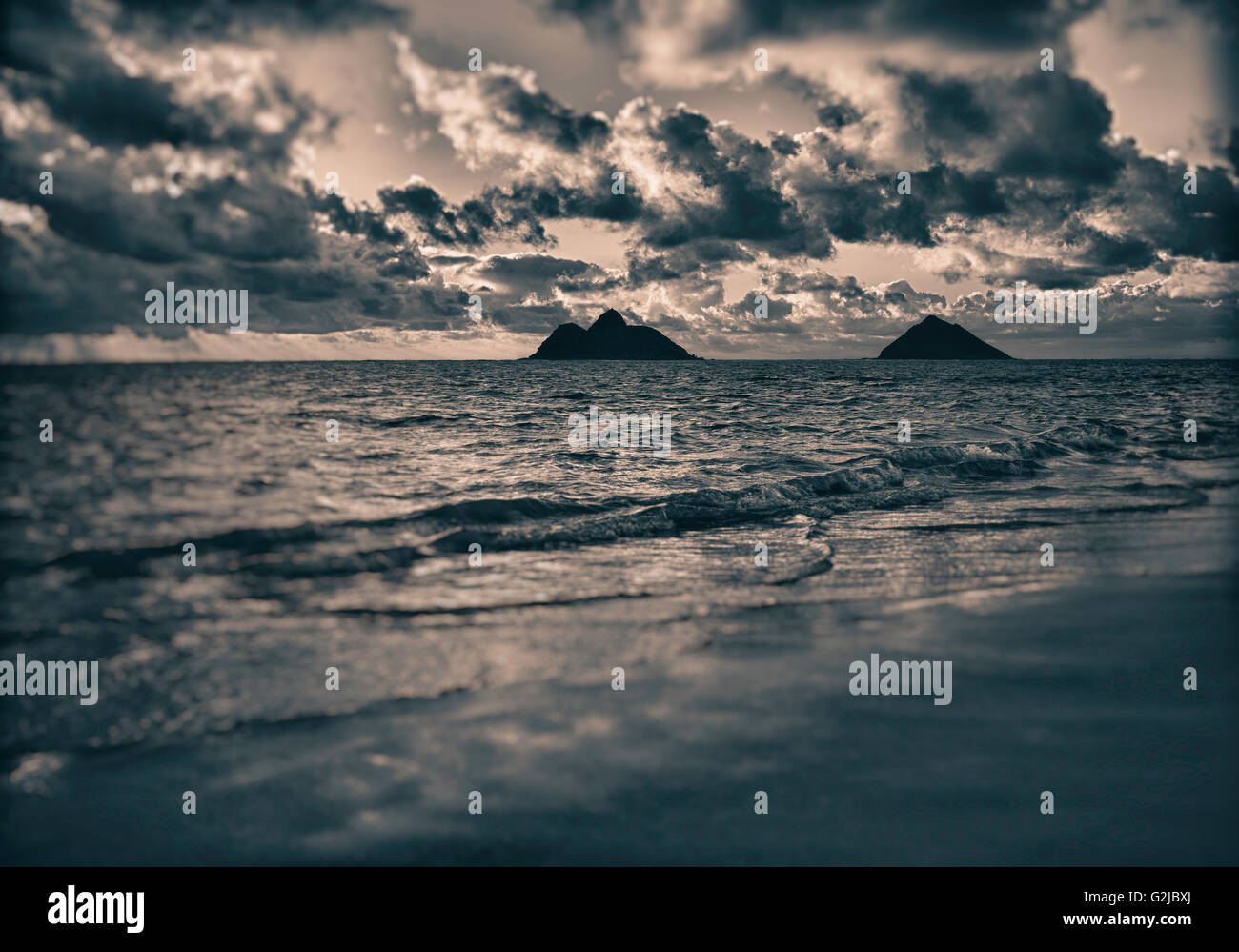 Mokulua islands hi-res stock photography and images - Alamy