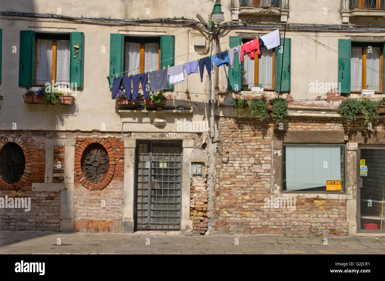 Ordinary buildings hi-res stock photography and images - Alamy