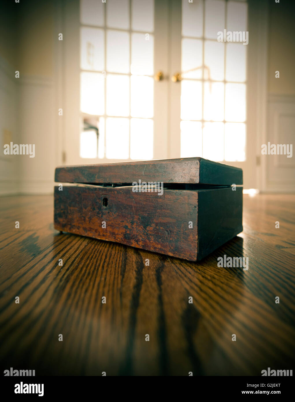 Wooden box with letters Stock Photo - Alamy