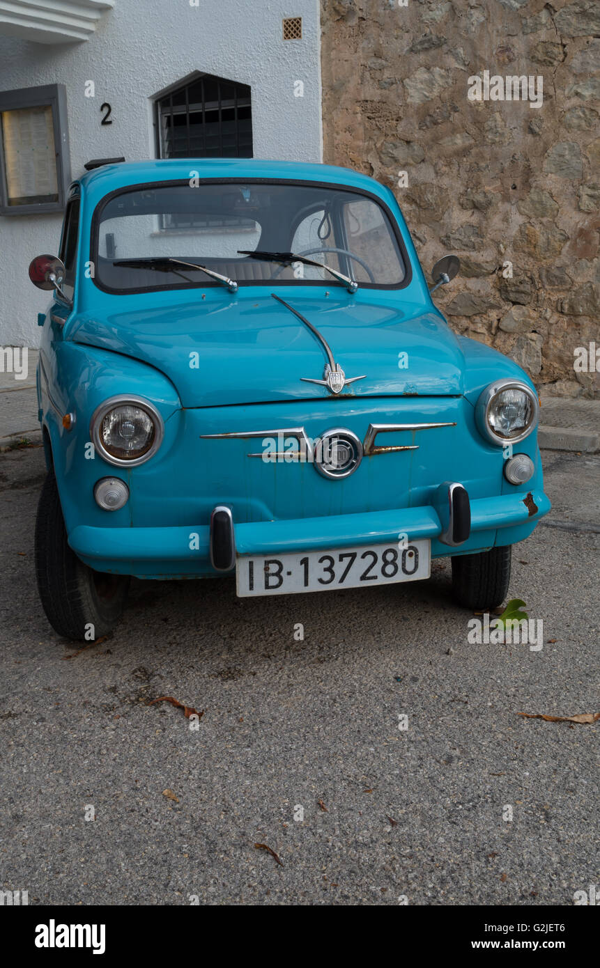 Mini classic blue car hi-res stock photography and images - Alamy