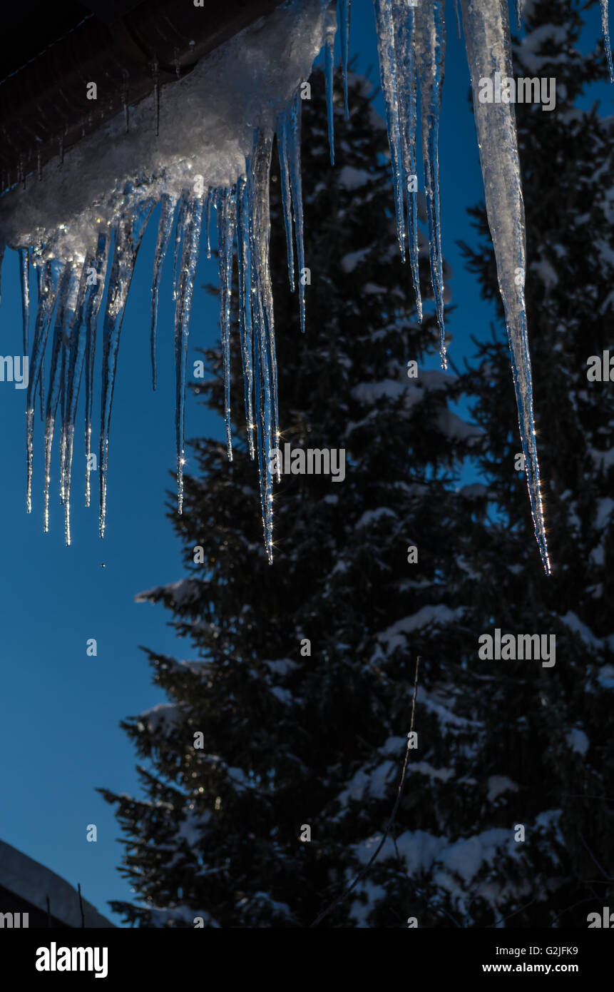 Blue icicles hi-res stock photography and images - Alamy