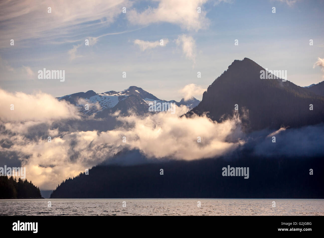 Sea inlet sky mountains canada hi-res stock photography and images - Alamy