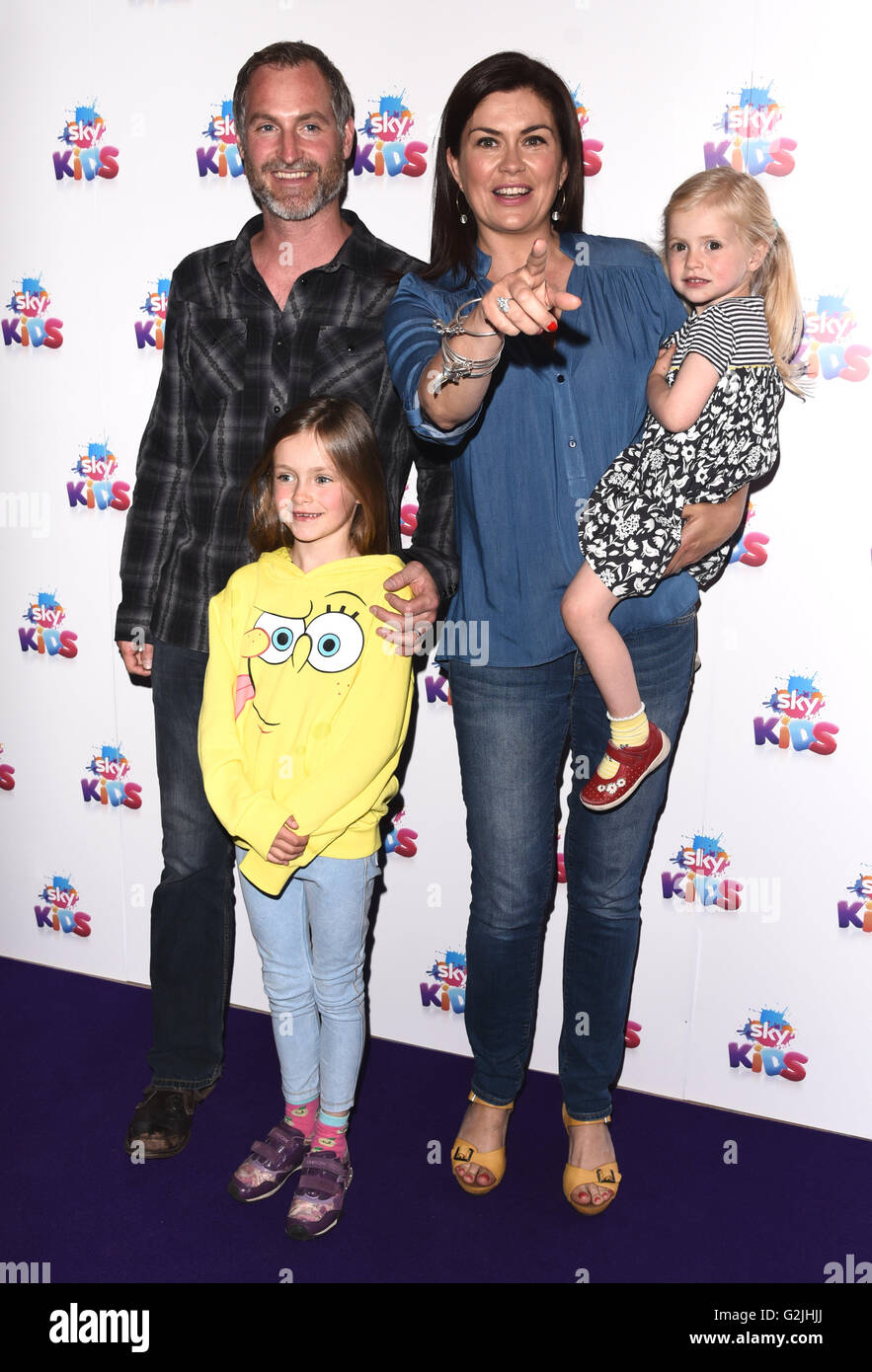 London, UK. Sean McGuinness, Amanda Lamb, Willow and Lottie at The Sky ...