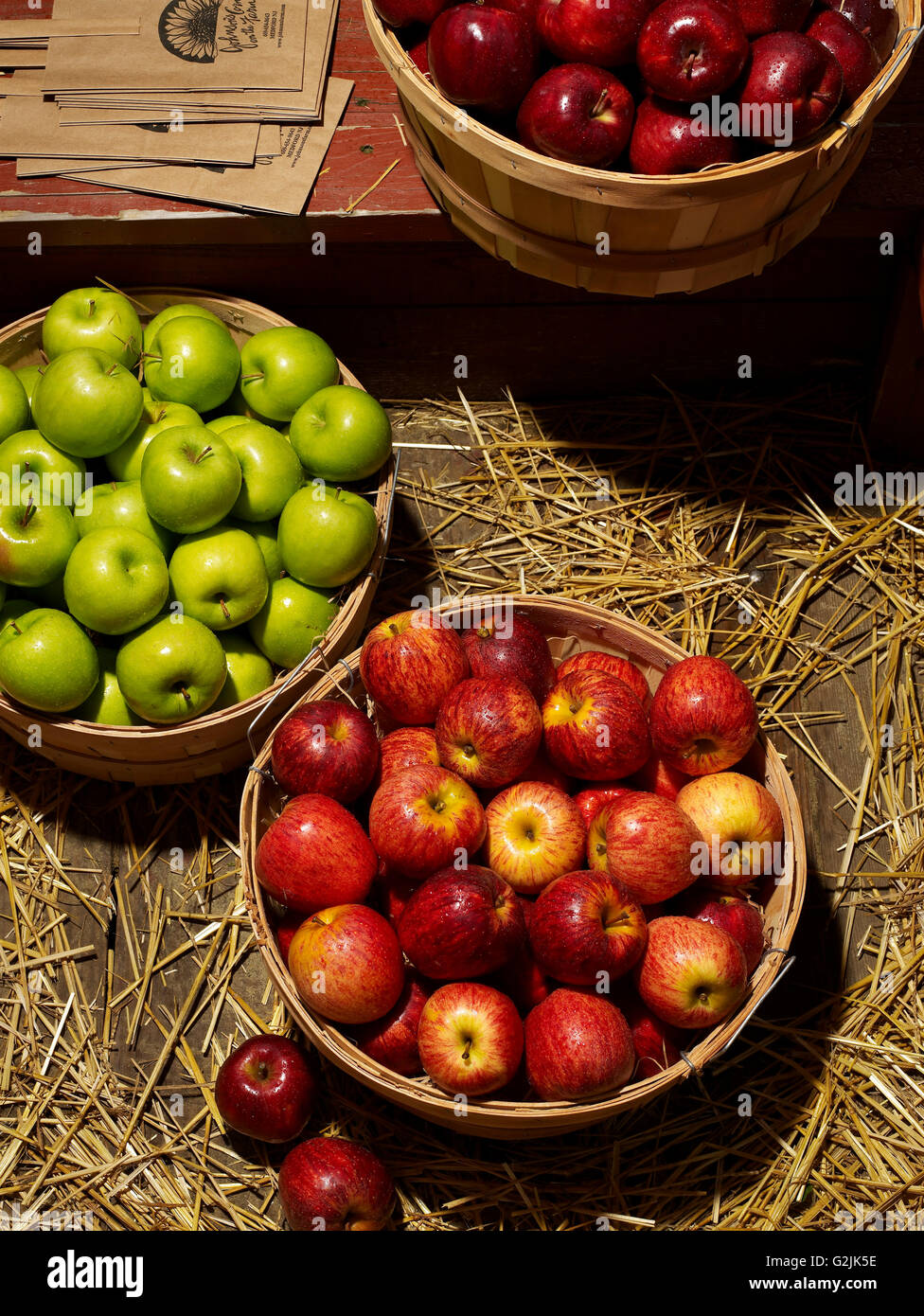 Bushels fruit hi-res stock photography and images - Alamy