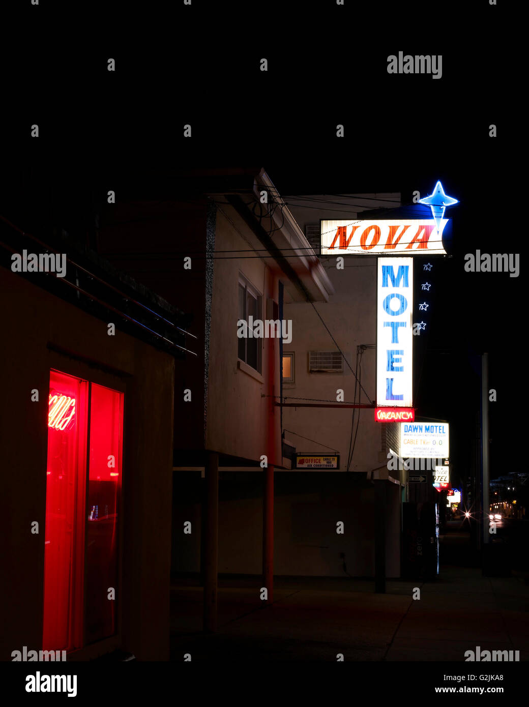 Motel sign night building exterior hi-res stock photography and images ...