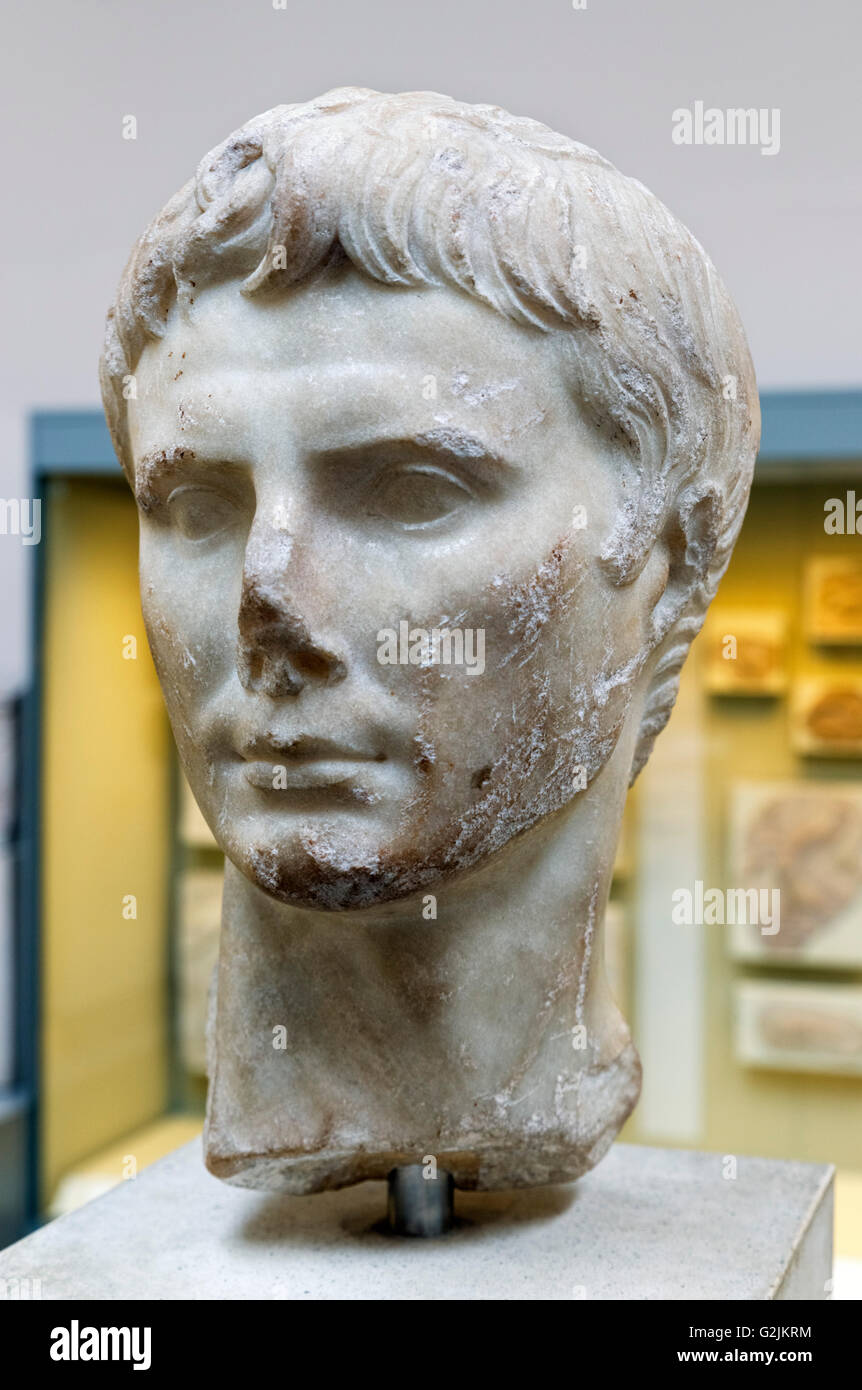 Roman emperor augustus hi-res stock photography and images - Alamy