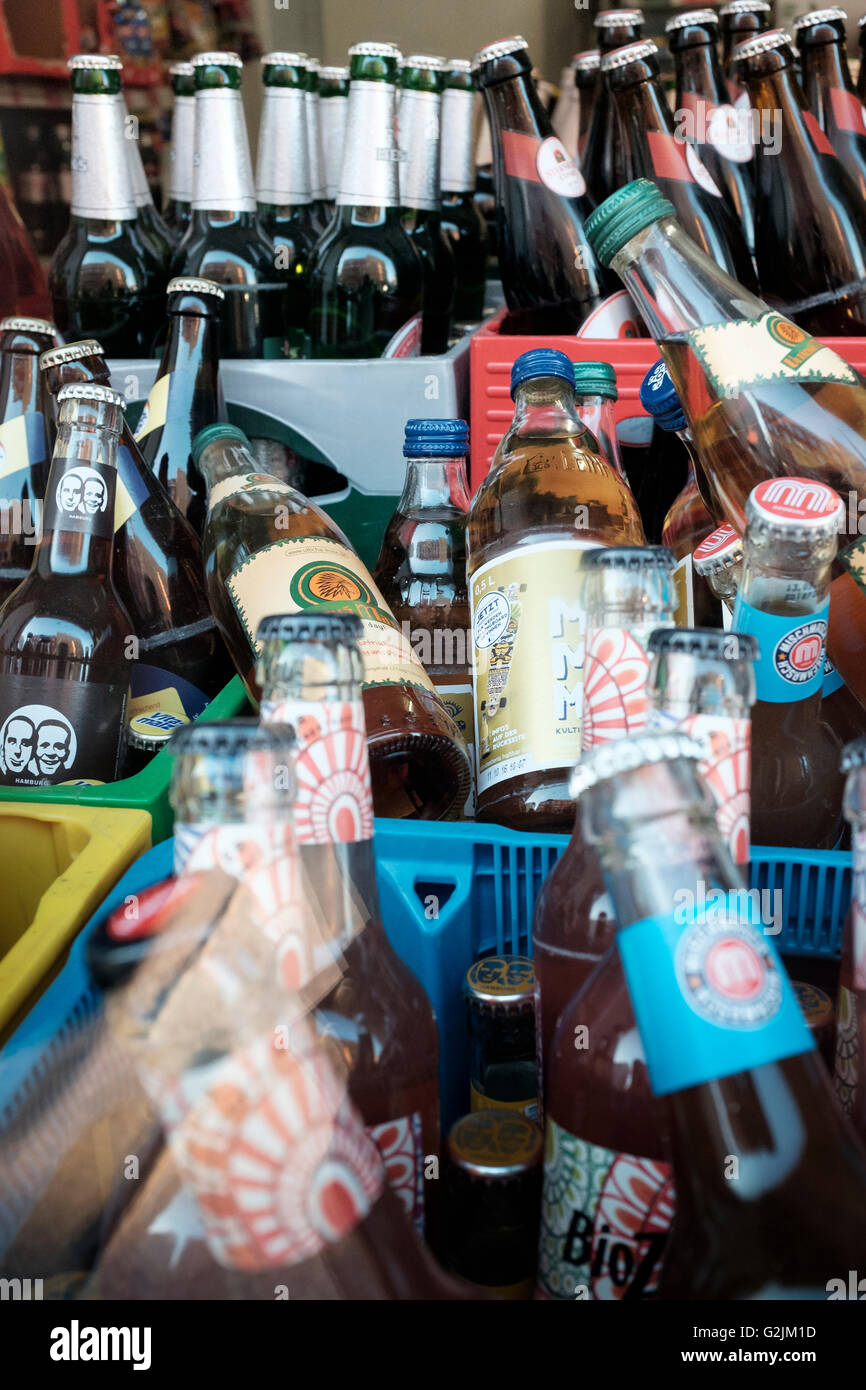 Fizzy alcohol drinks hi-res stock photography and images - Alamy
