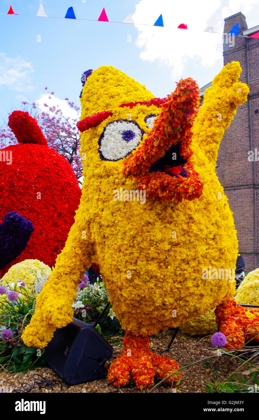 Flower parade float and flower sculptures in the annual Holland flower ...