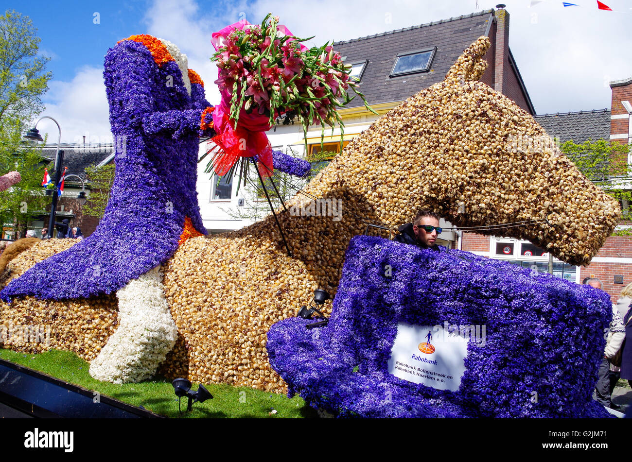 Flower parade float and flower sculptures in the annual Holland flower ...