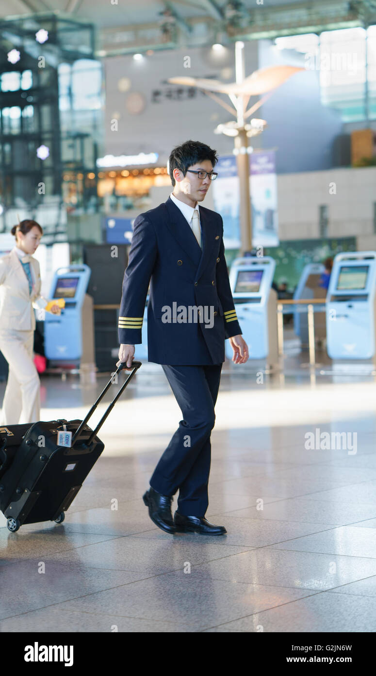 Korean air flight attendant hi-res stock photography and images - Alamy