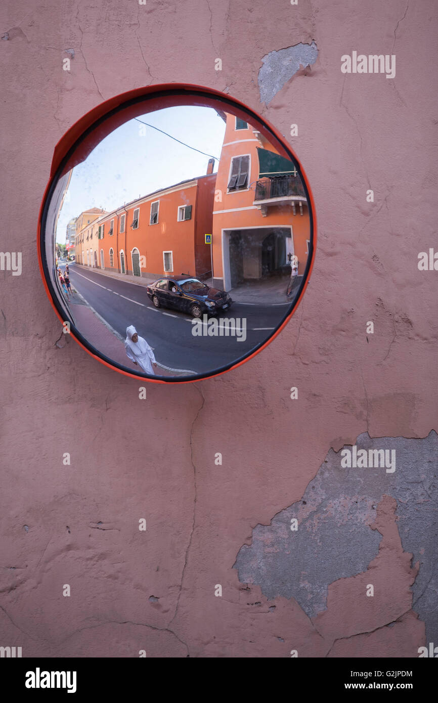 Roadside traffic mirror hi-res stock photography and images - Alamy