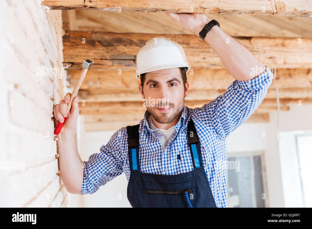 Portrait builder holding hammer hi-res stock photography and images - Alamy