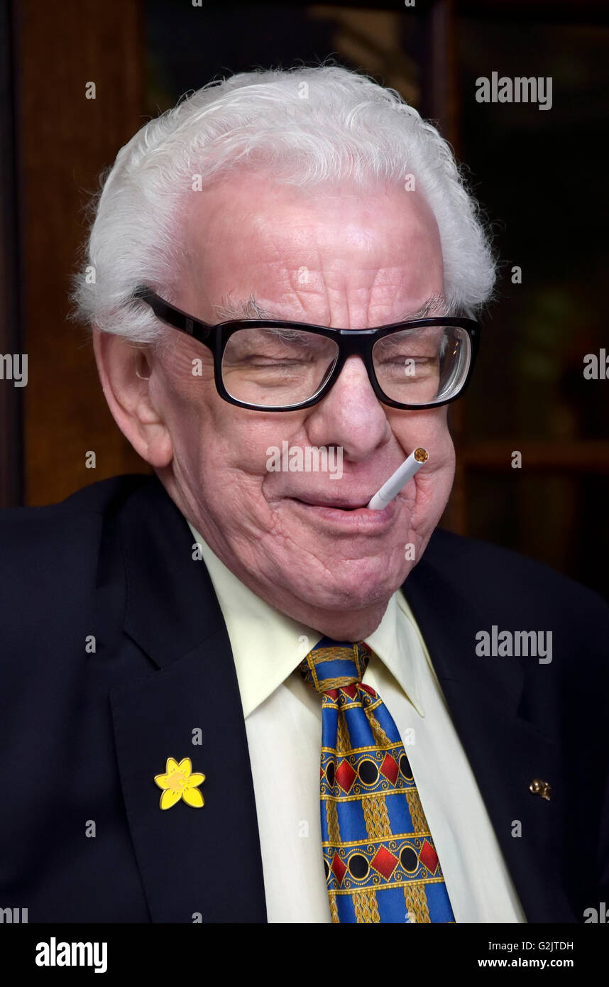 Barry Cryer having a smoke outside the Oldie of the Year Awards ...