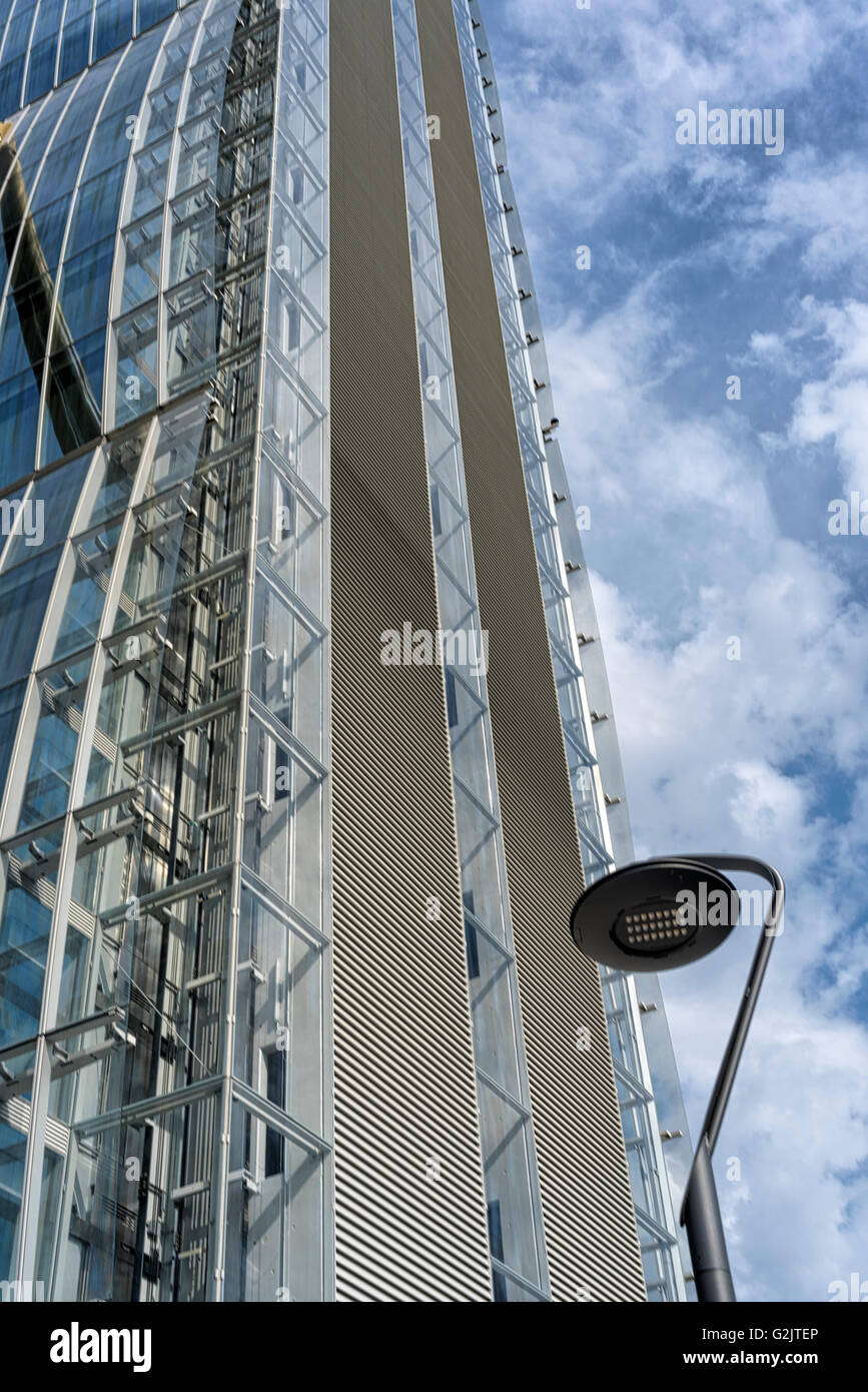 Milan (Lombardy, Italy): modern tower in Citylife known as Allianz ...