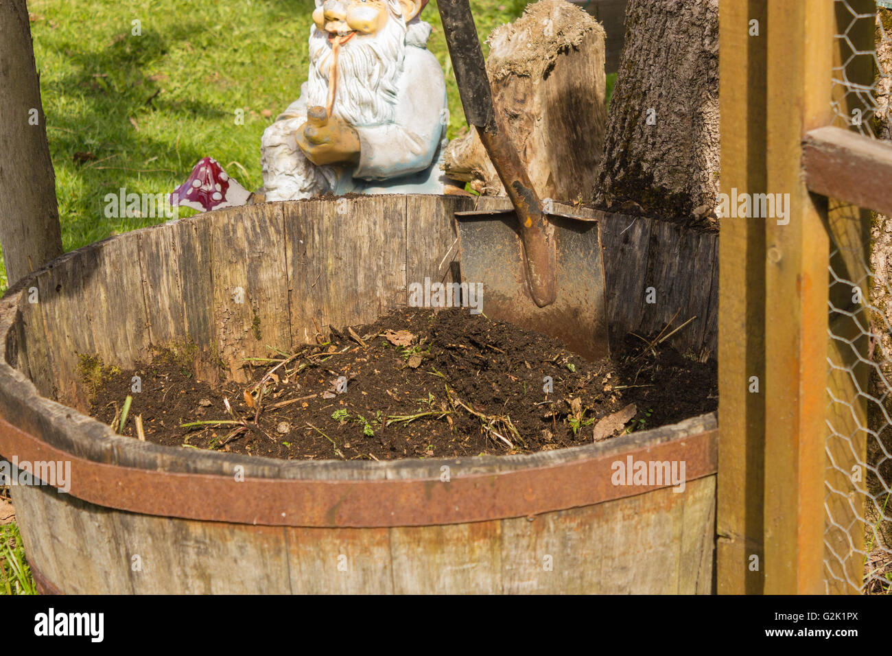Common earthworm earthworm lob worm hi-res stock photography and images ...