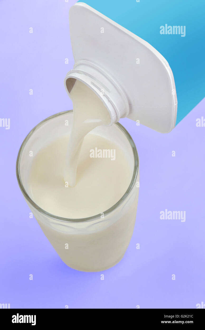 Milk bottle glass shop hi-res stock photography and images - Alamy