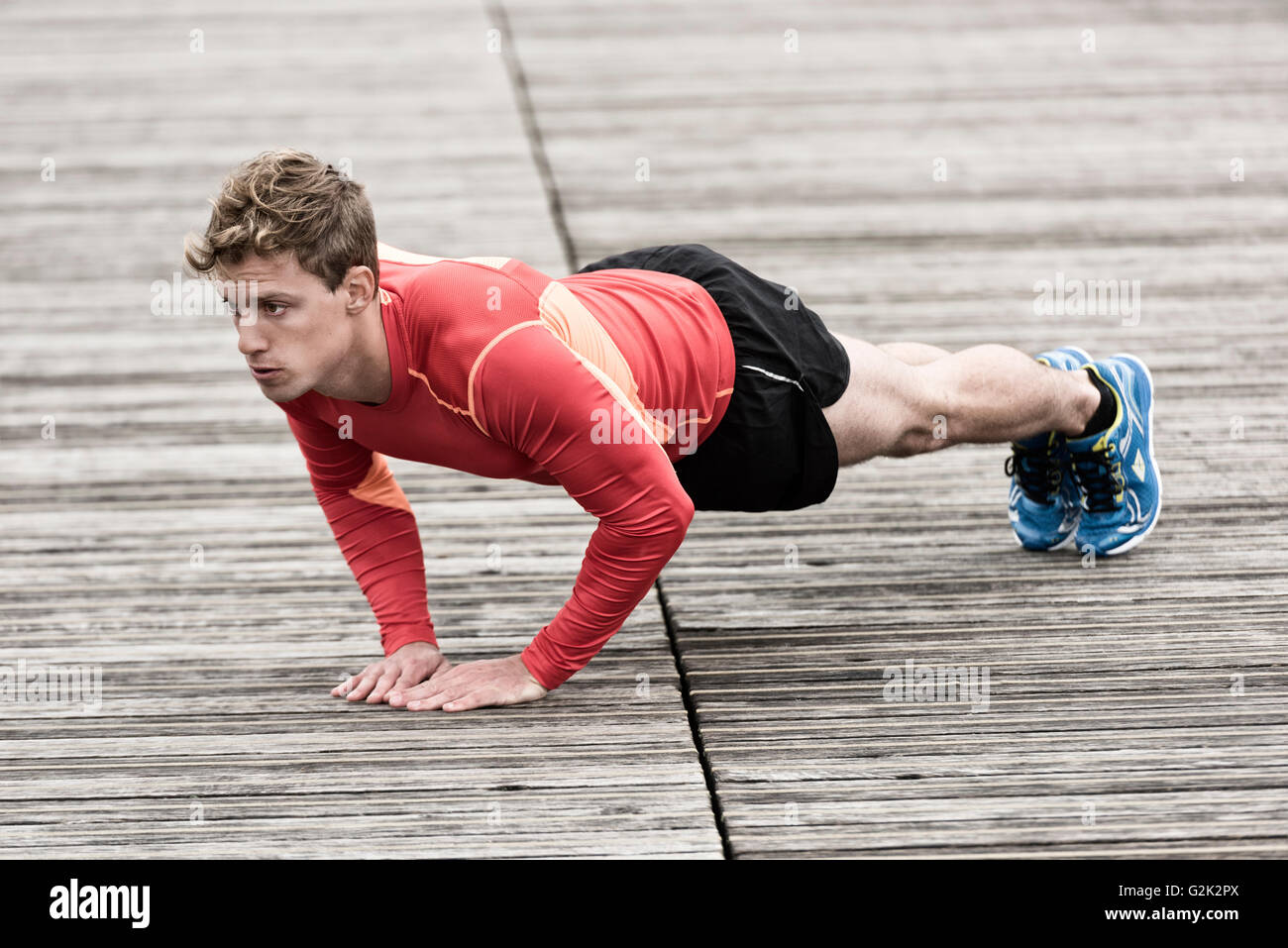 Male muscles outdoors hi-res stock photography and images - Alamy