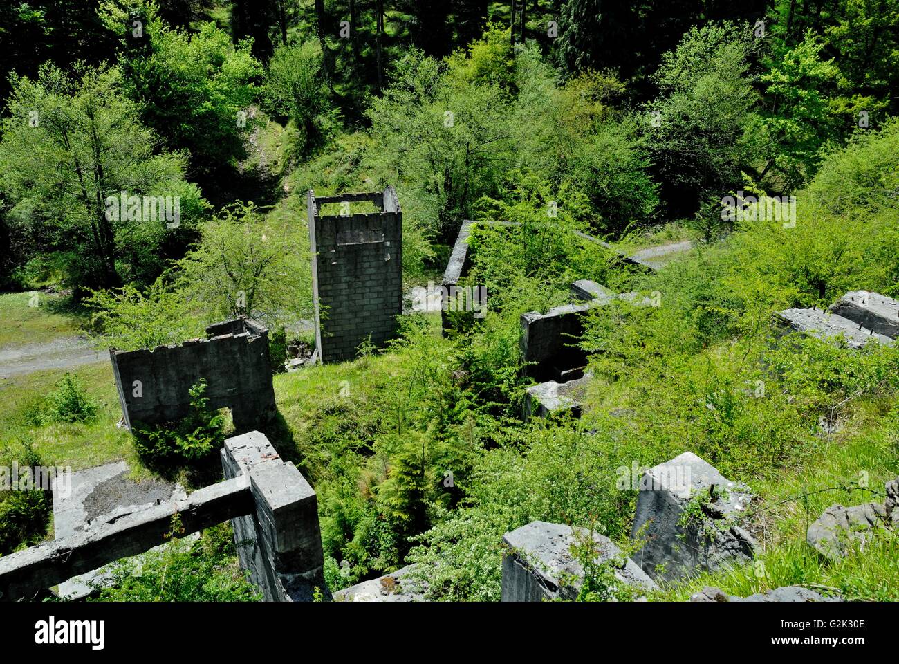Quarry ruins hi-res stock photography and images - Alamy