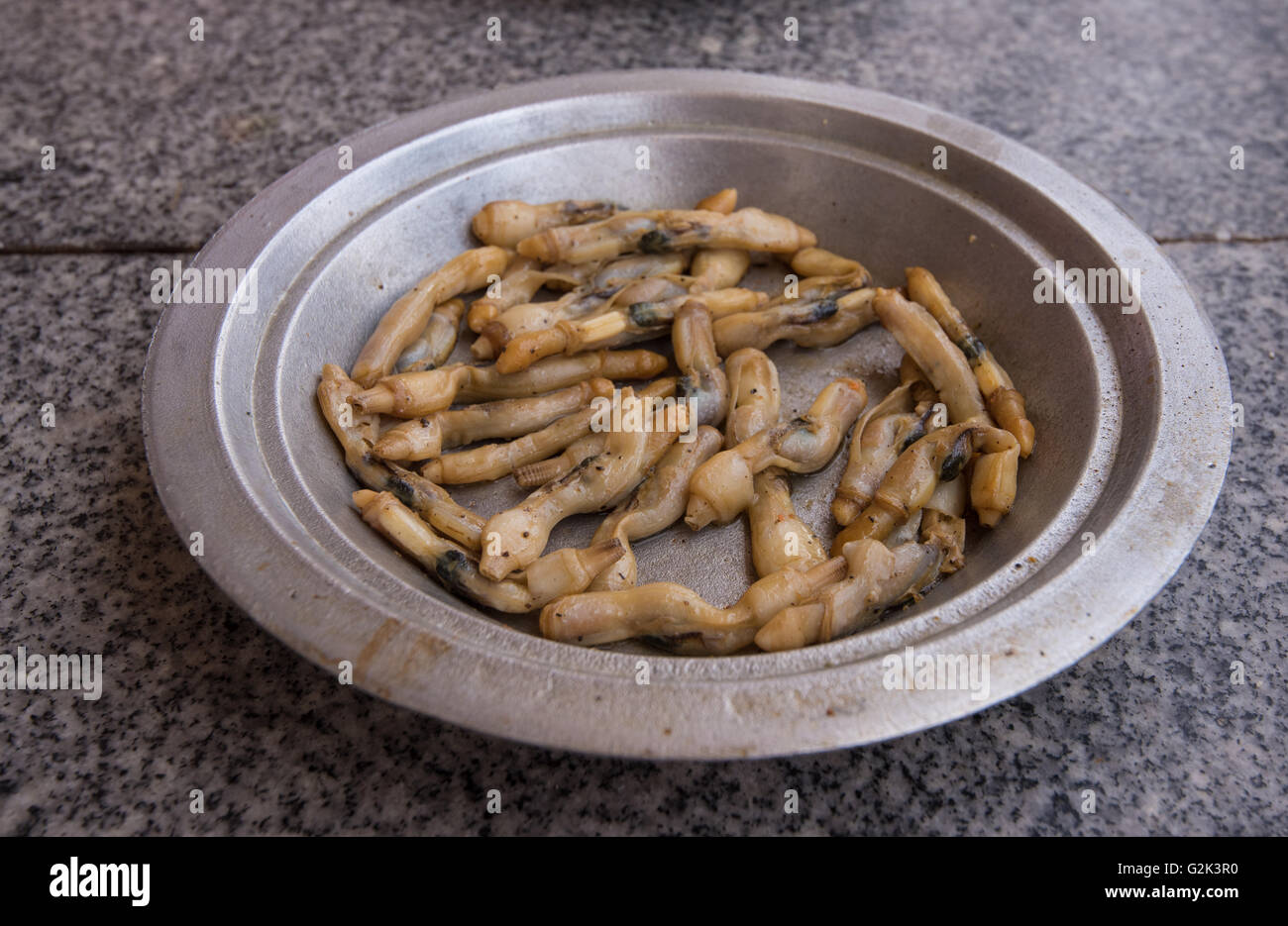 Razor clam recipe hi-res stock photography and images - Alamy