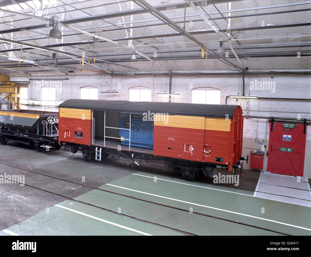 Refurbished goods hi-res stock photography and images - Alamy