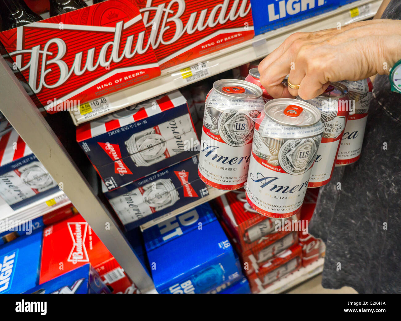 Budweiser brand name hi-res stock photography and images - Alamy