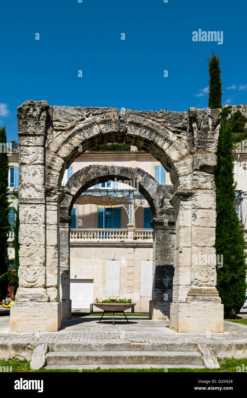 The roman Arc at Cavaillon,Place Duclos, Vaucluse, Provence, France ...