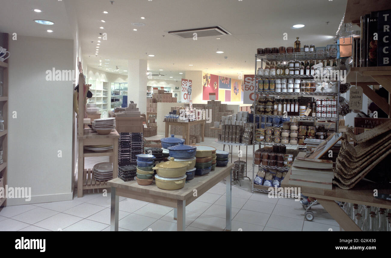 Kitchenware department hi-res stock photography and images - Alamy