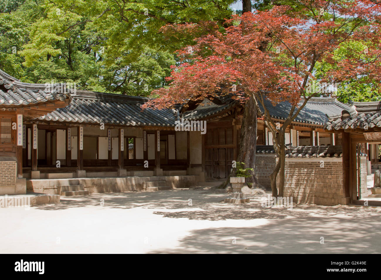 Seoul, South Korea- May 21, 2015: Secret Garden of Changdeokgung Palace ...