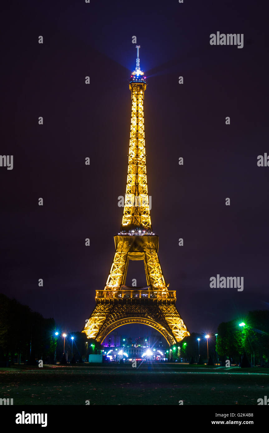 Paris tallest structure hi-res stock photography and images - Alamy