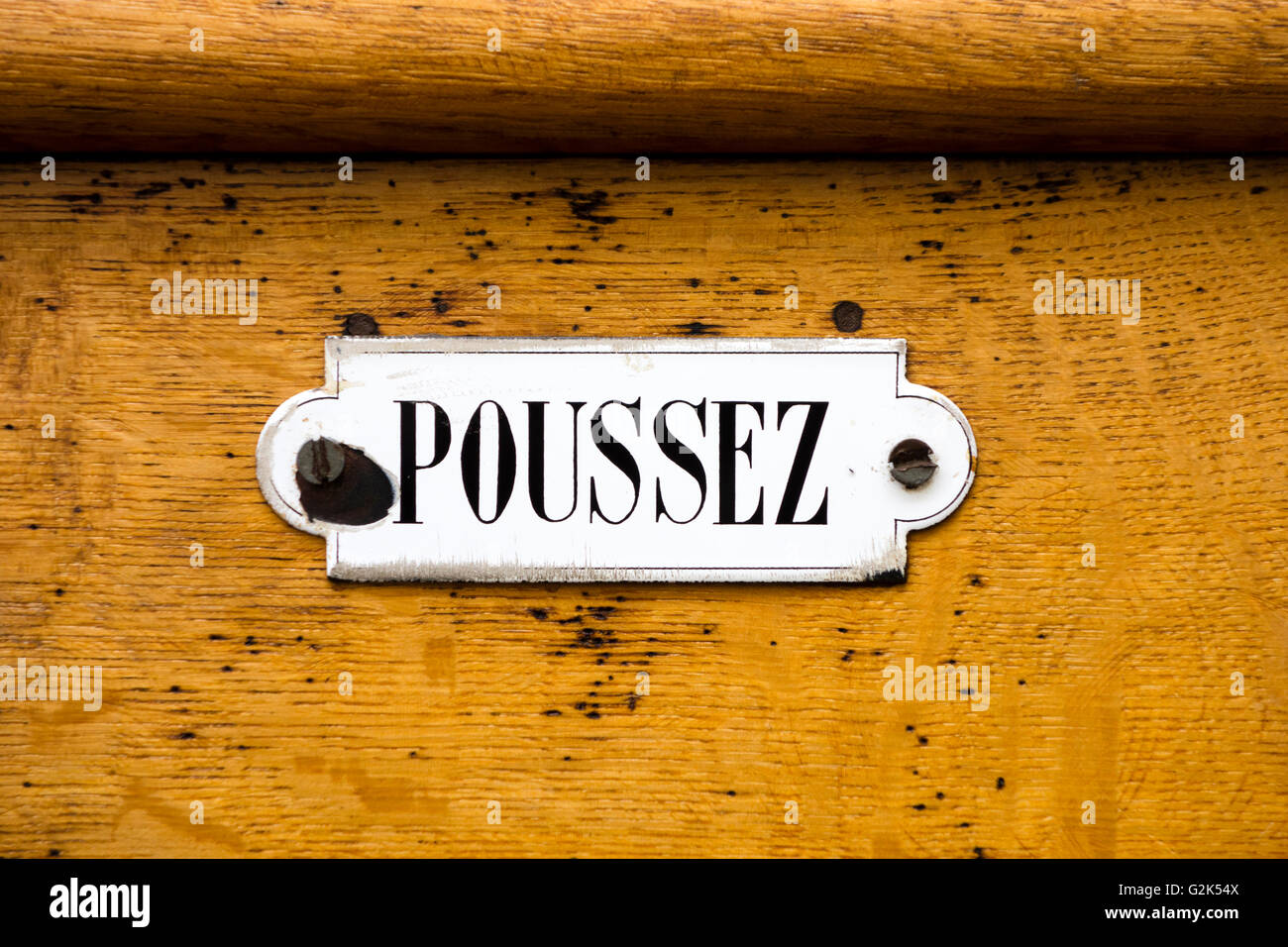 Push and pull door hi-res stock photography and images - Alamy
