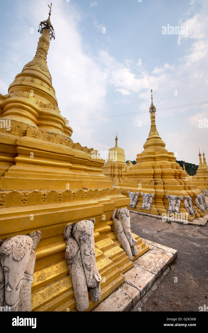 Nget pyaw taw pagoda temple stupa hi-res stock photography and images ...
