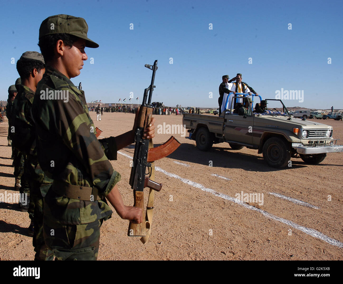 Sahra Occidenatl , FEV 27, 2007 Mohamed Ould Abdel Aziz ,secretary ...