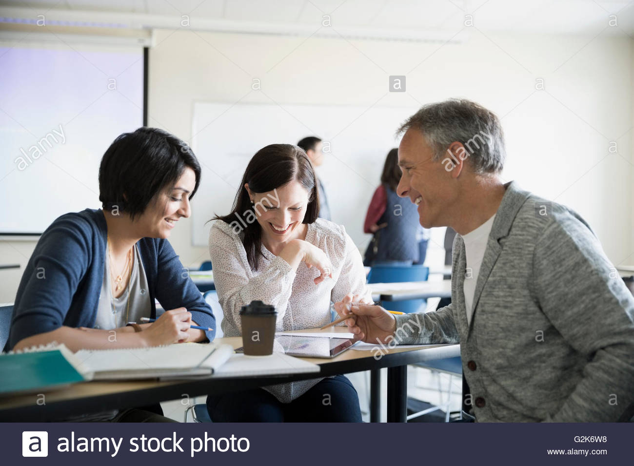 Education students smiling hi-res stock photography and images - Alamy