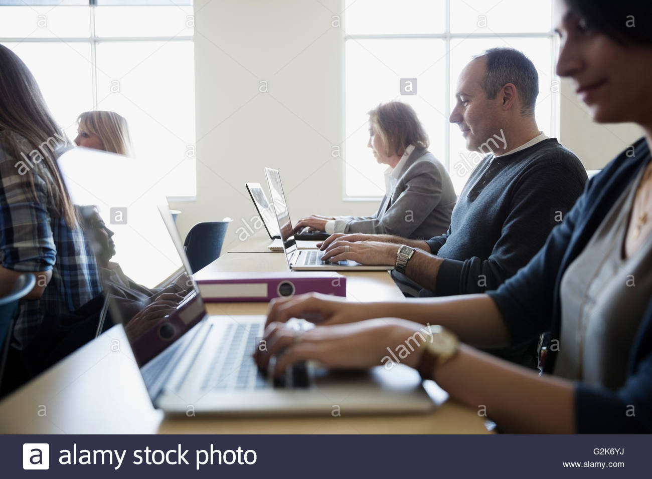 Middle school classroom laptops hi-res stock photography and images - Alamy