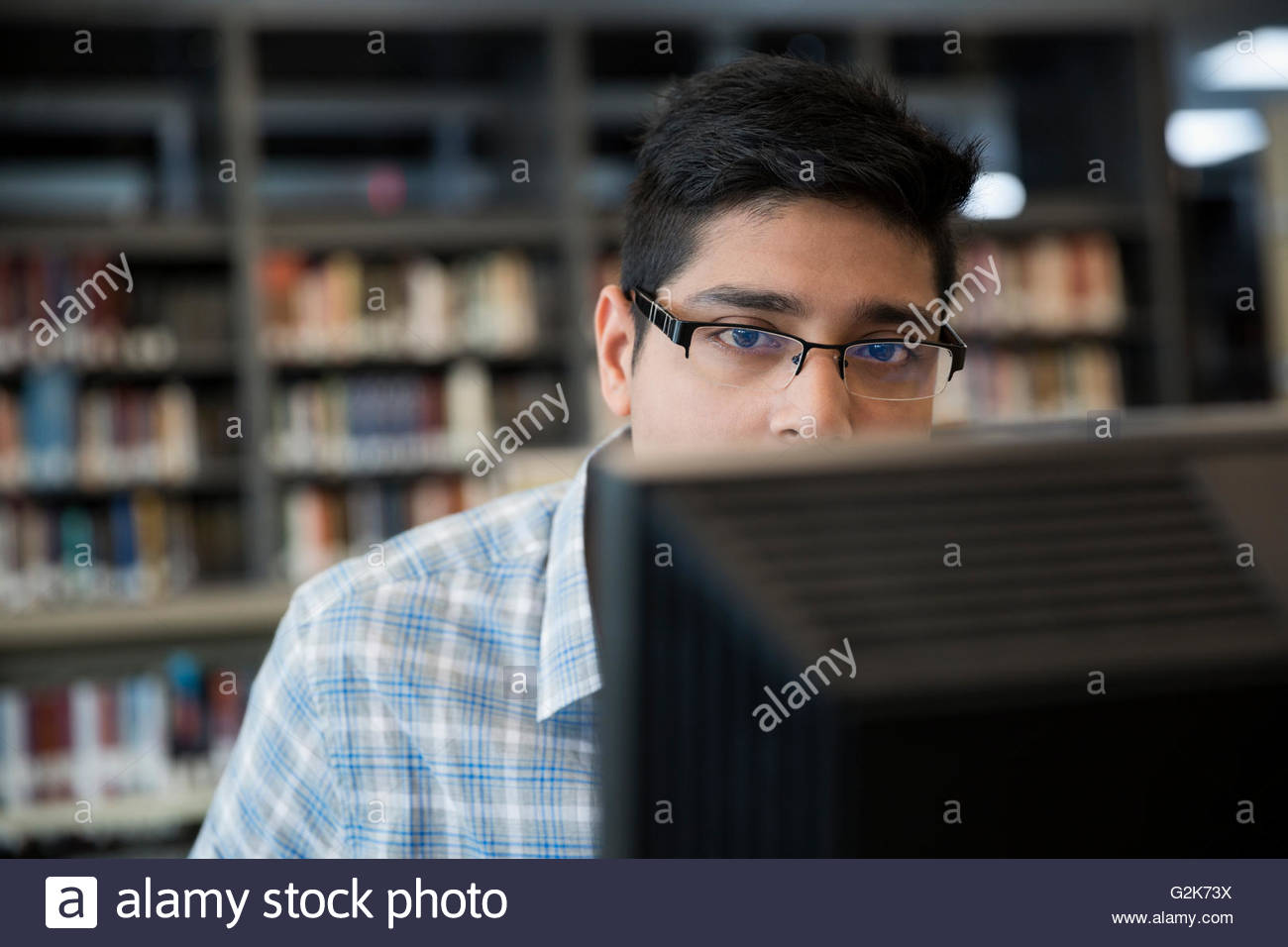 Student university researching hi-res stock photography and images - Alamy