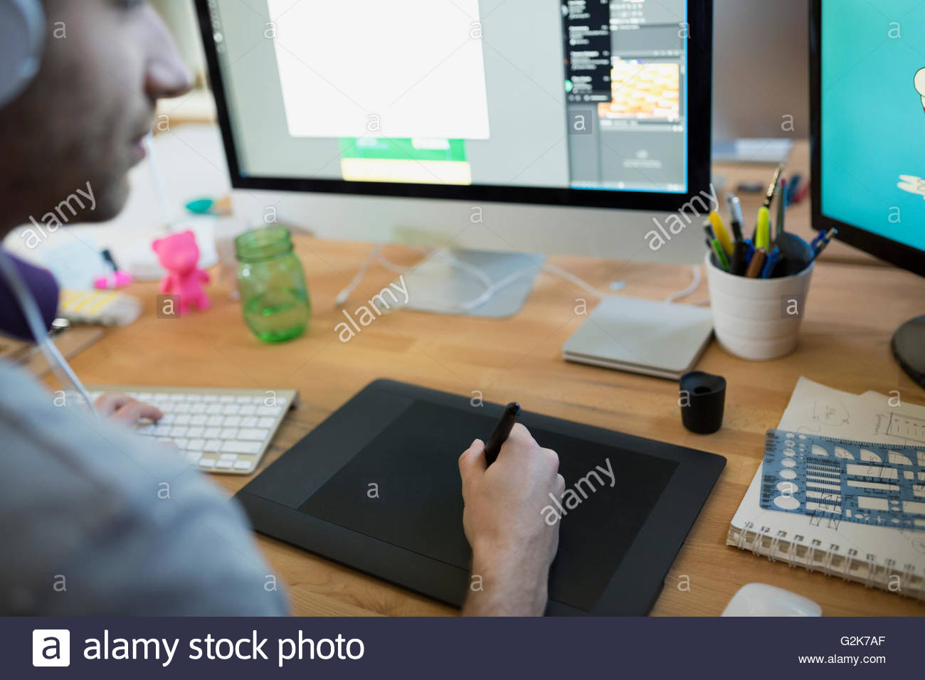 Computer graphics designer hi-res stock photography and images - Alamy