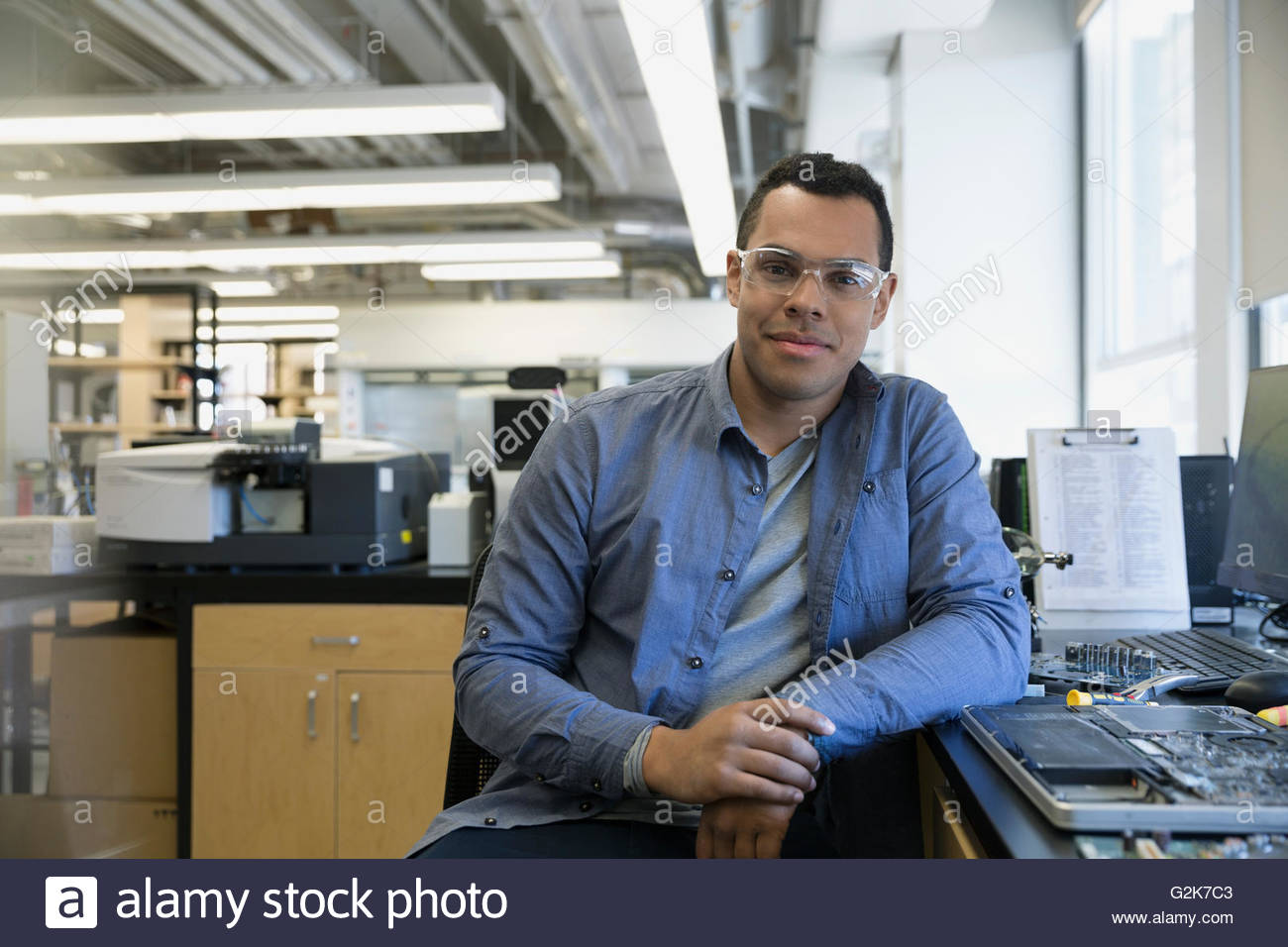 Portrait young engineer student hi-res stock photography and images - Alamy
