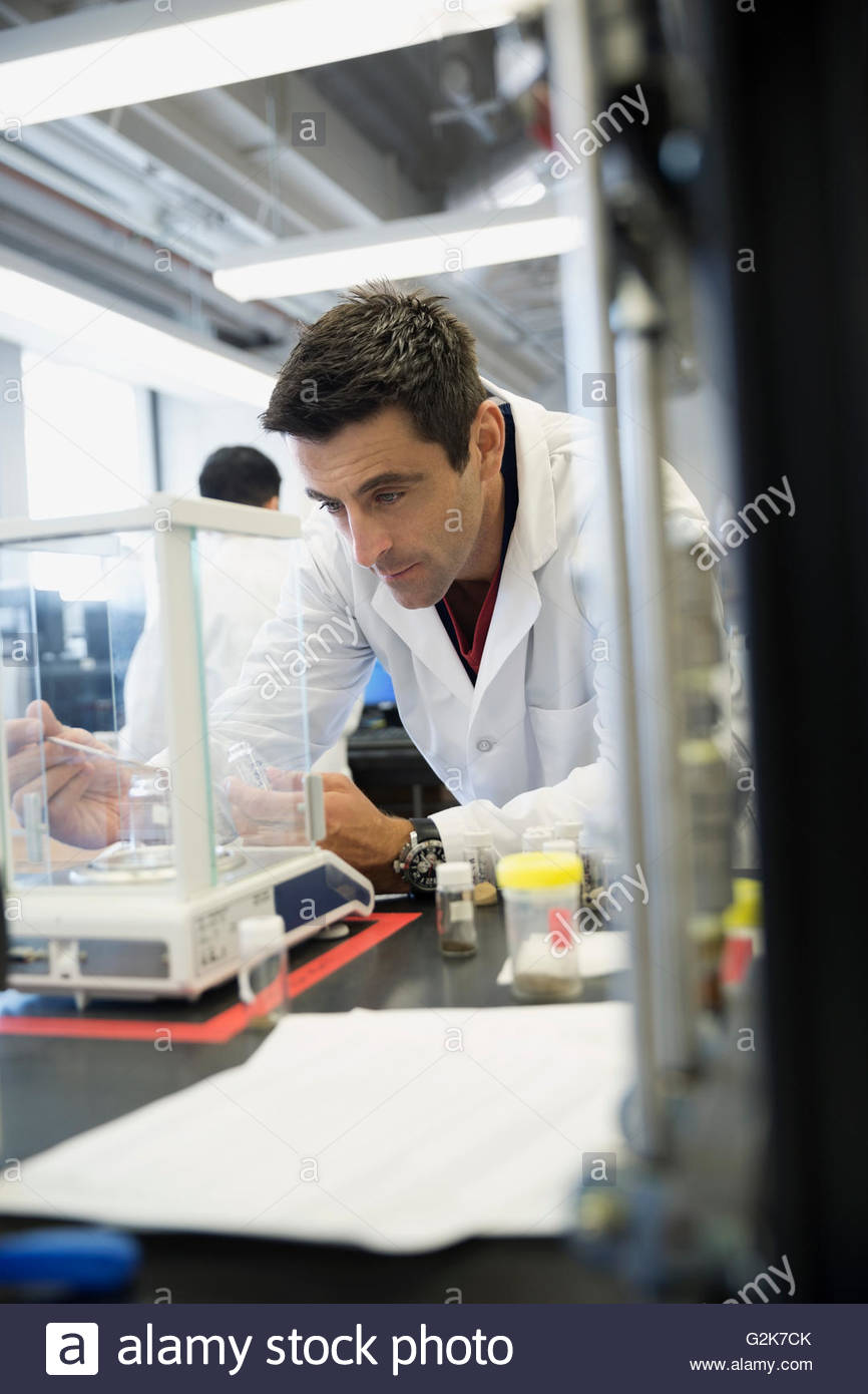 Laboratory scale hi-res stock photography and images - Alamy