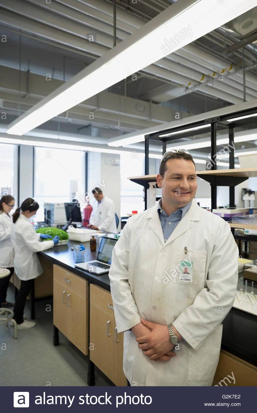 Scientist smiling in laboratory hi-res stock photography and images - Alamy
