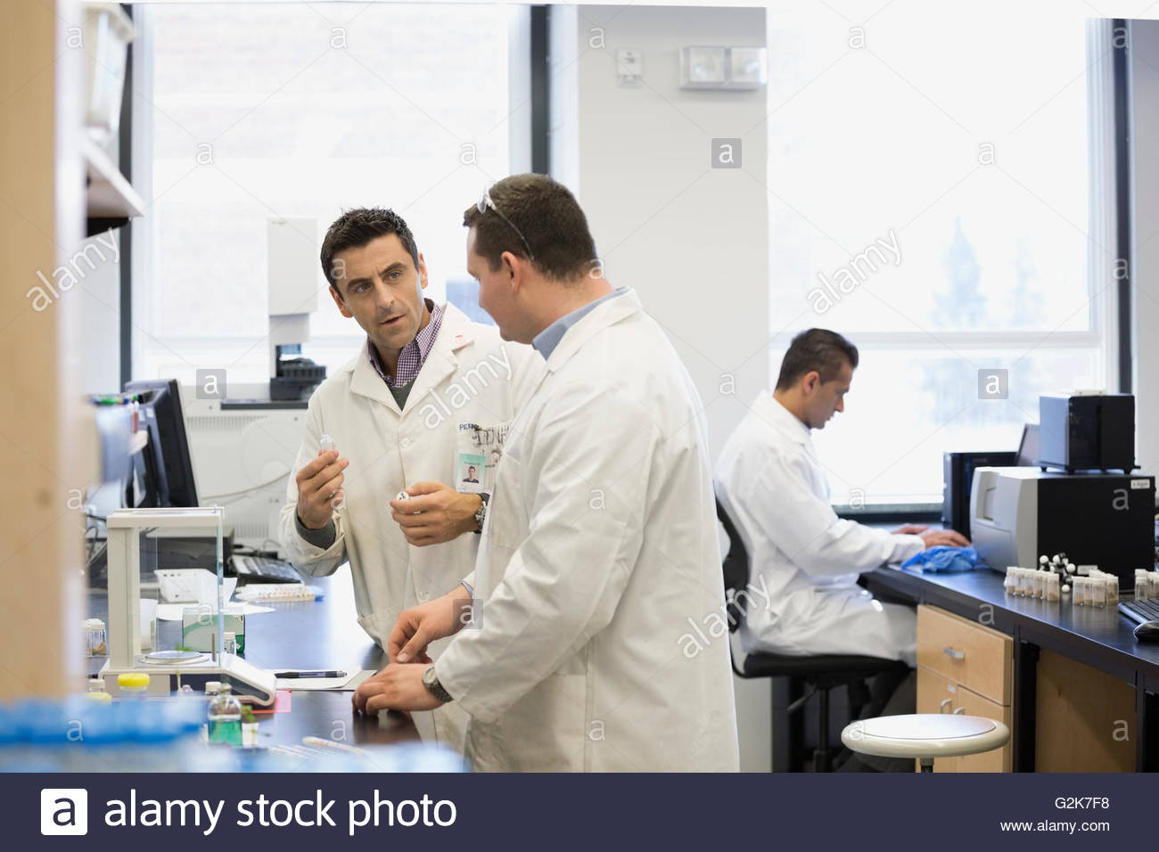 Knowledge scale hi-res stock photography and images - Alamy