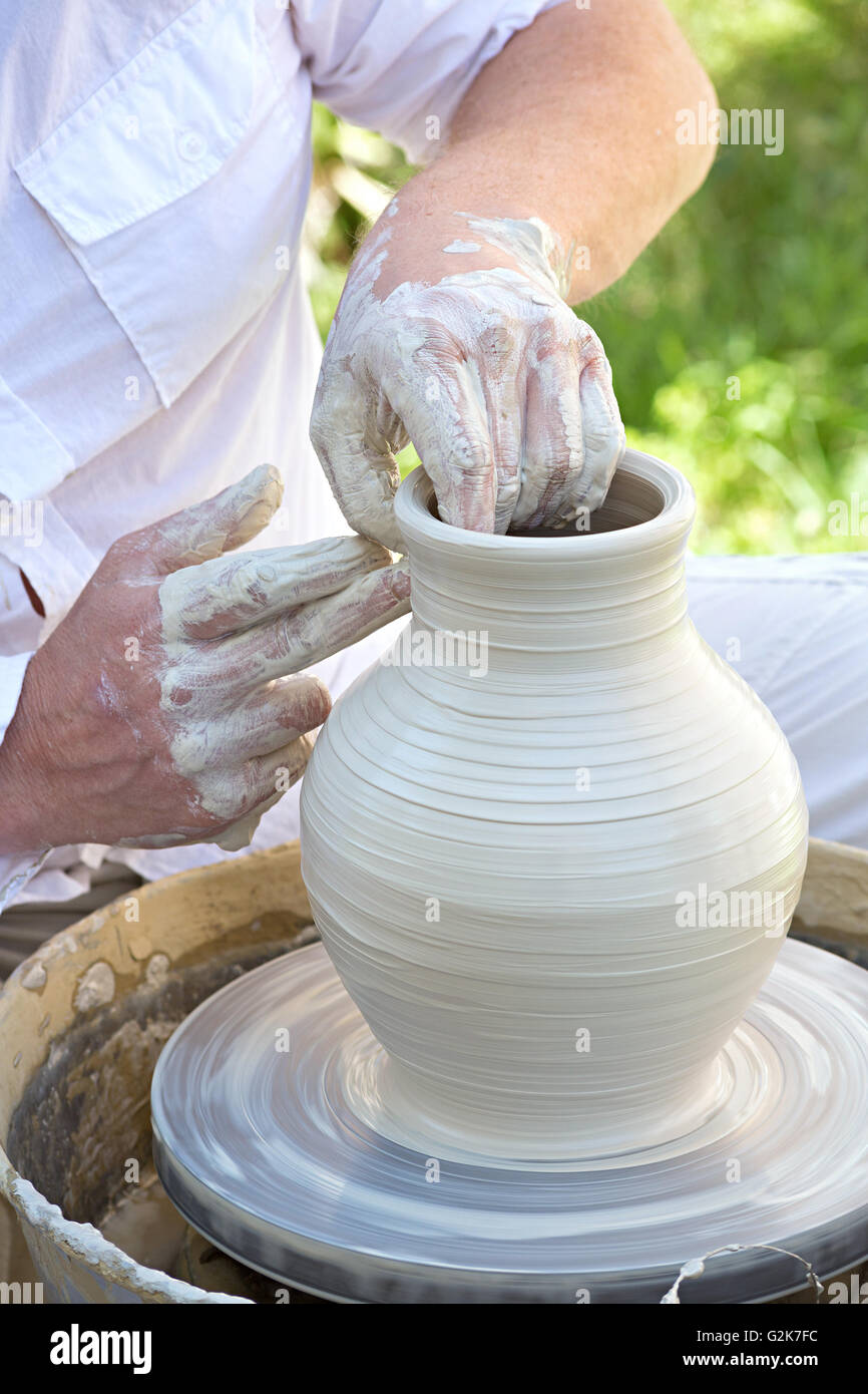 potter at work Stock Photo - Alamy