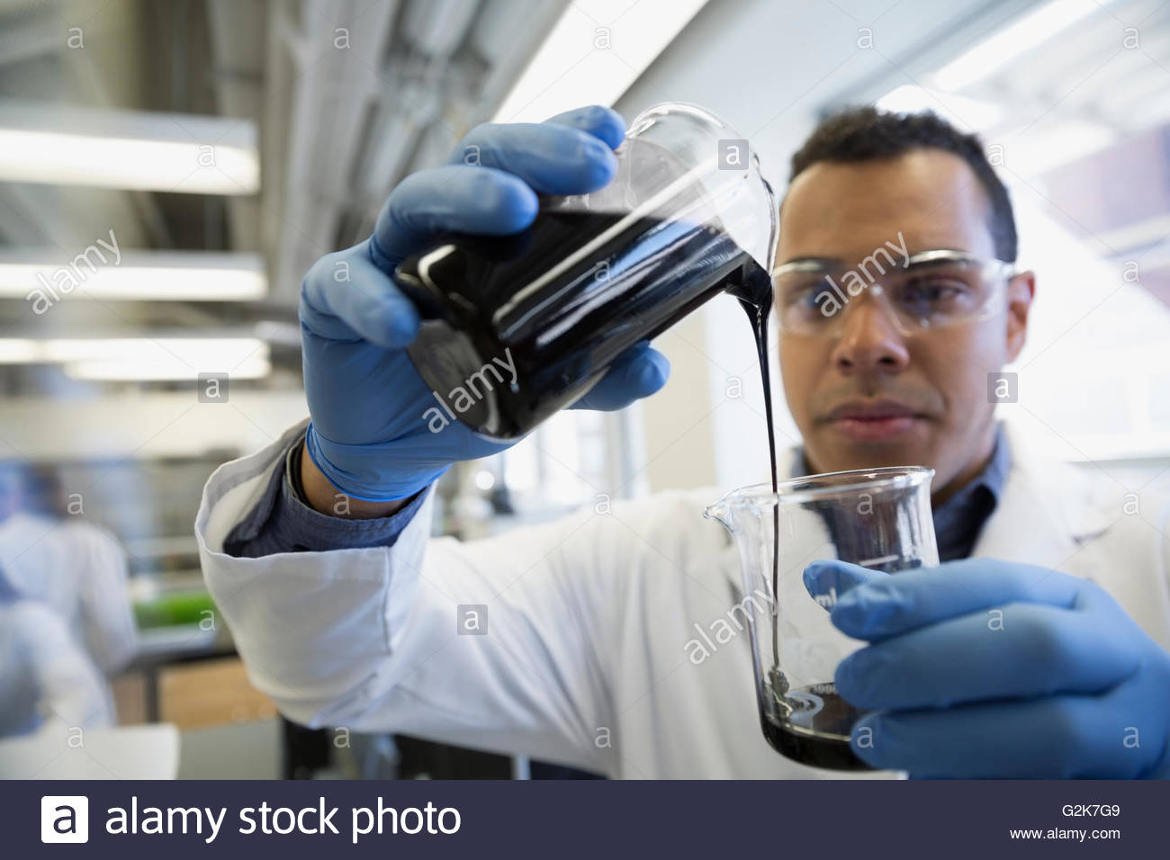 Liquid in motion hi-res stock photography and images - Alamy