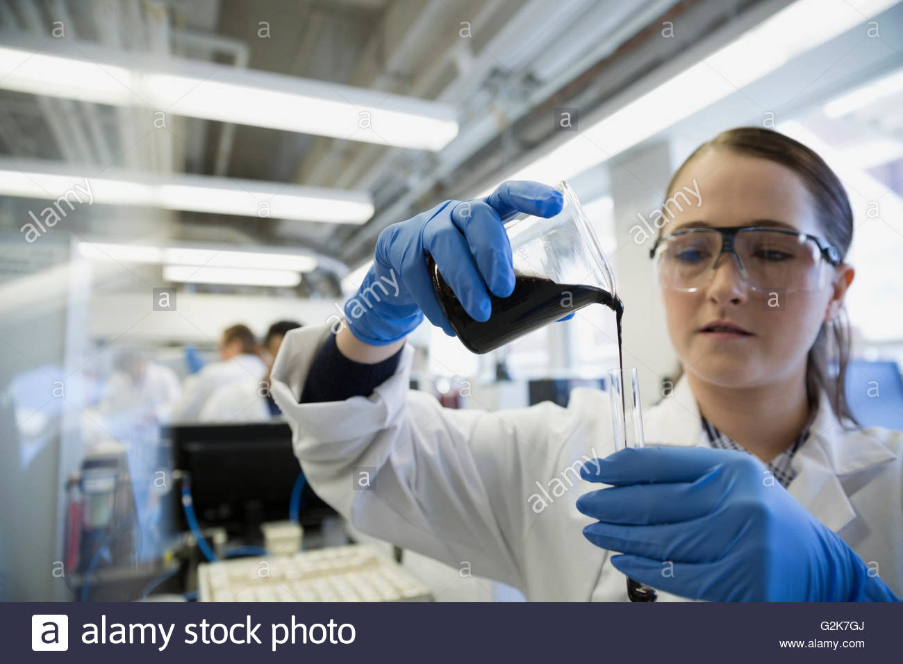 Liquid in motion hi-res stock photography and images - Alamy