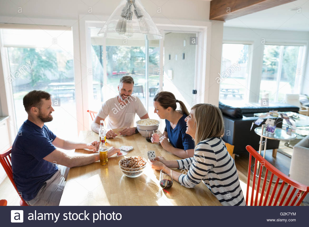 Couples at dining table hi-res stock photography and images - Alamy