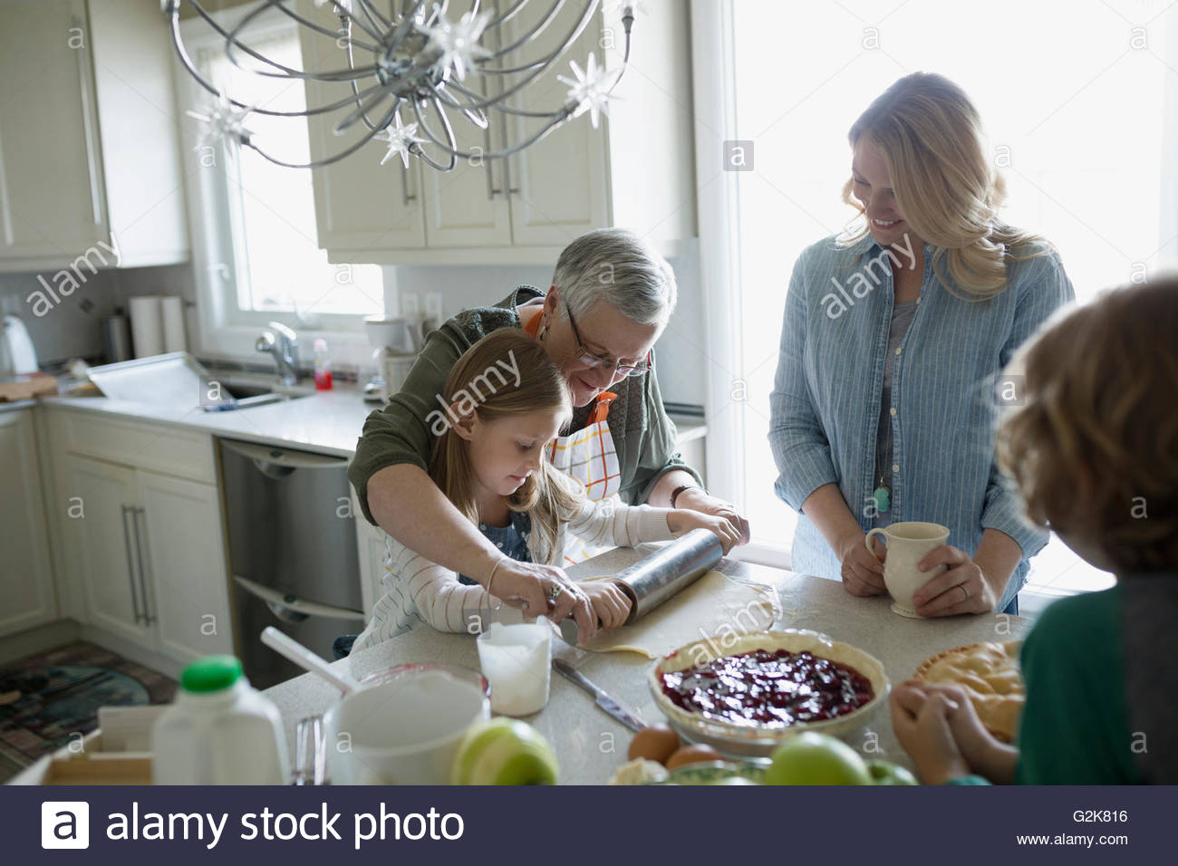 Four generation family hi-res stock photography and images - Alamy