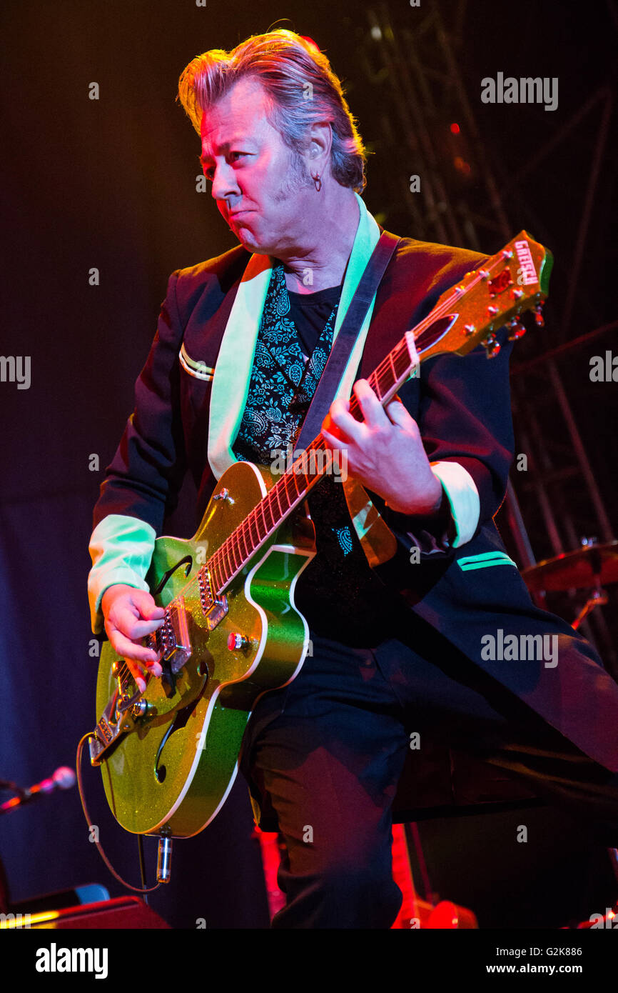 Brian setzer hi-res stock photography and images - Alamy