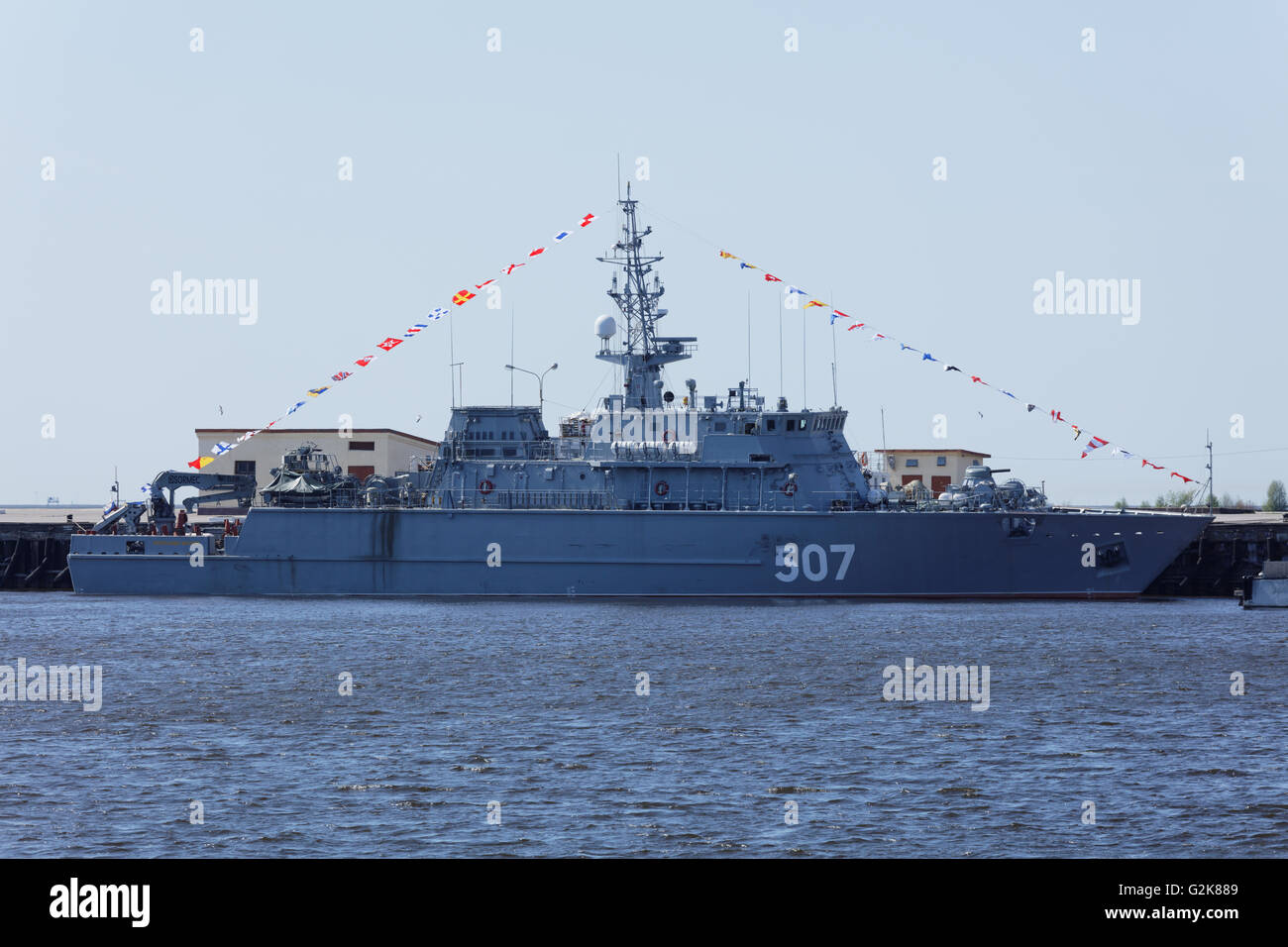 Russian minesweeper Alexander Obukhov in Kronstadt Stock Photo - Alamy