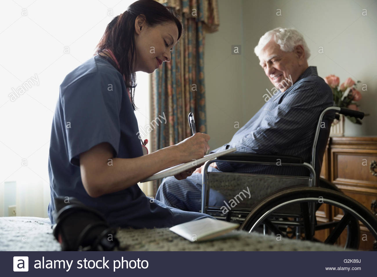 Medical notes bed hi-res stock photography and images - Alamy